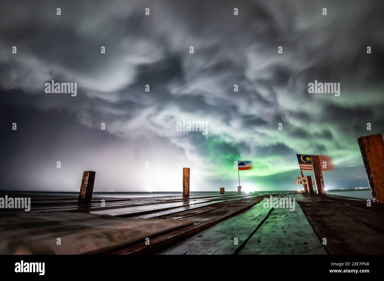 Thick clouds beautiful sky clouds hi-res stock photography and images ...
