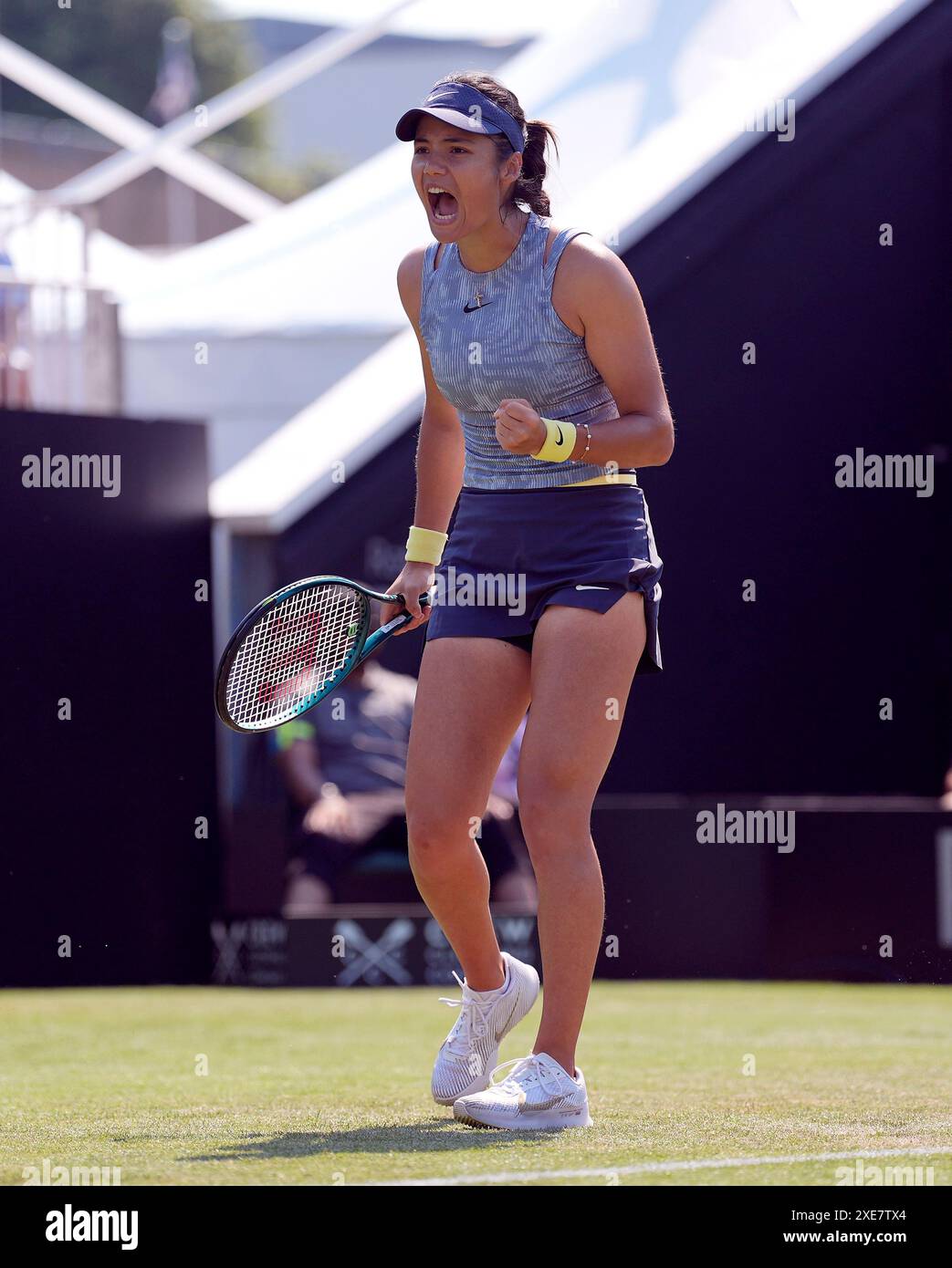 Emma raducanu serve hi-res stock photography and images - Alamy