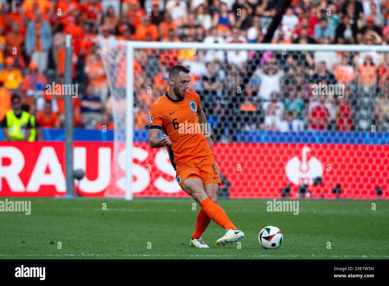 Stefan De Vrij (Niederlande, #06) am Ball, GER, Netherlands (NED) vs Austria (AUT), Fussball ...