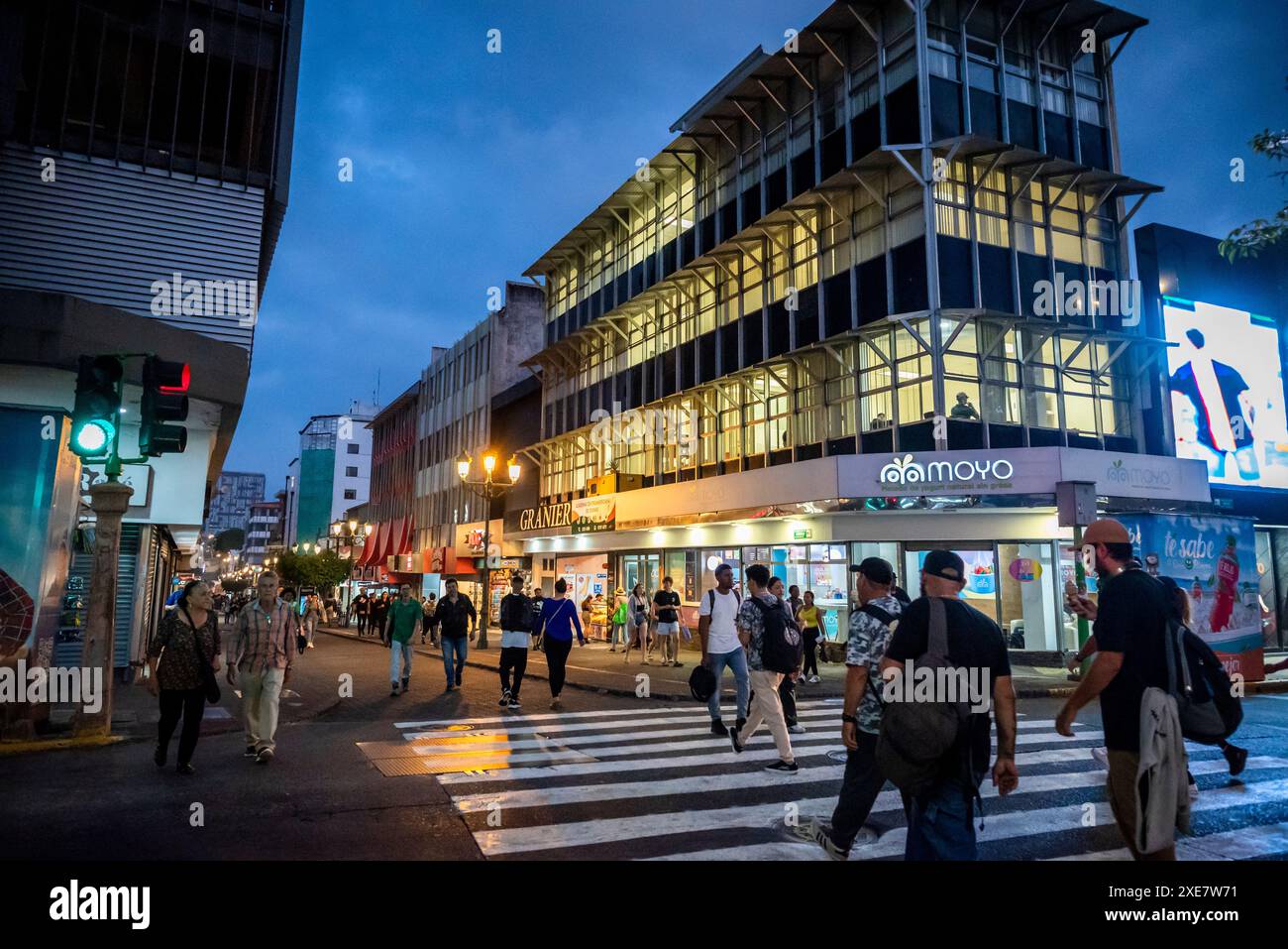 People and shops in downtown San Jose, Costa, Rica Stock Photo - Alamy