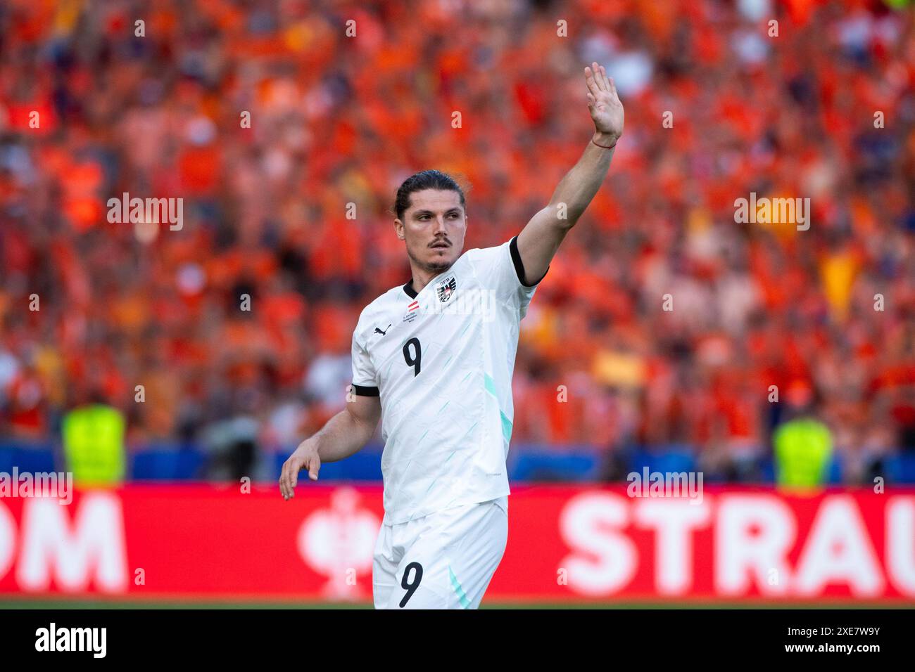 Marcel Sabitzer (Oesterreich, #09) gestikuliert, GER, Netherlands (NED) vs Austria (AUT ...