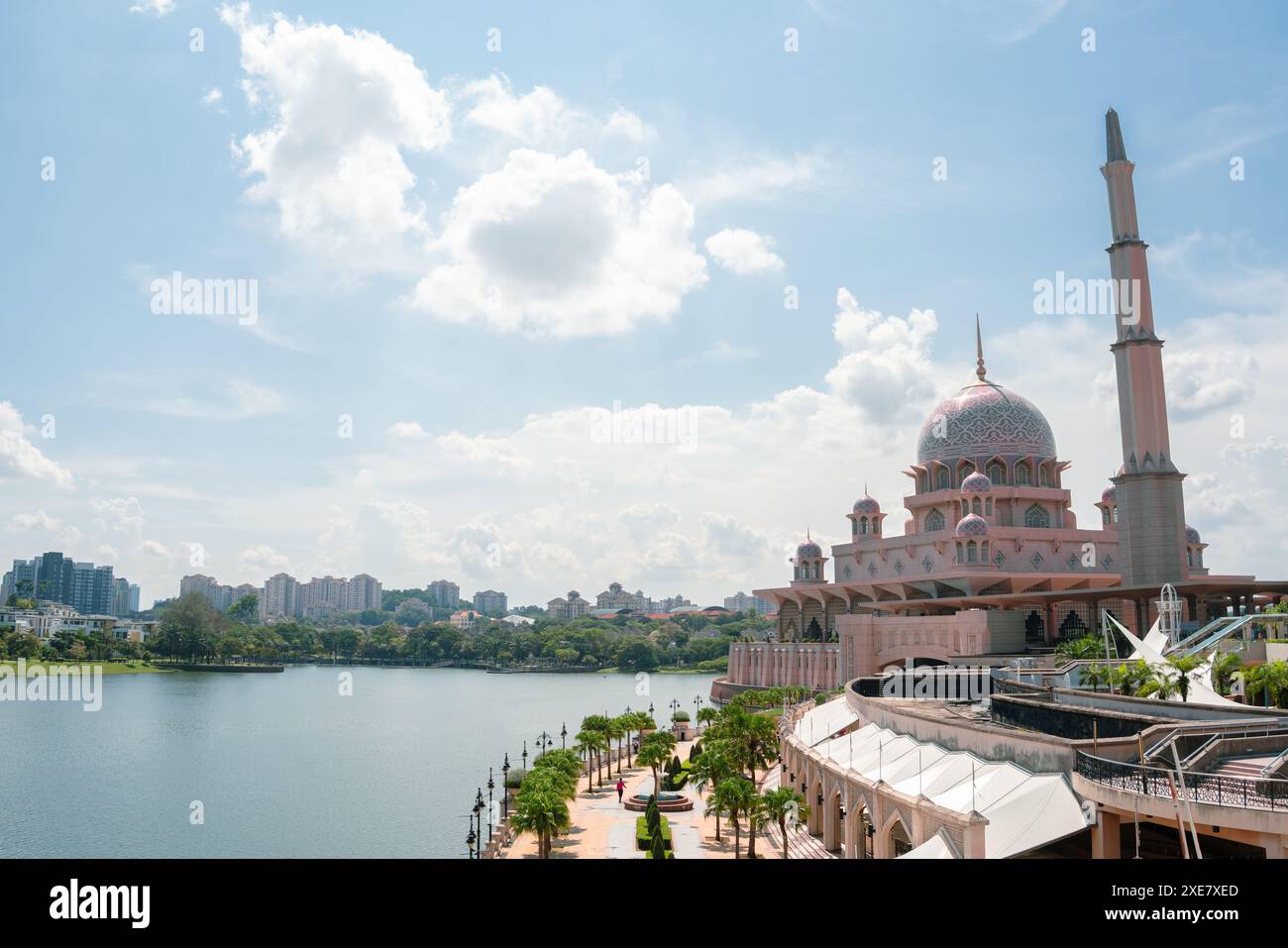 View of Masjid Putra Mosque and lake in Putrajaya, Malaysia Stock Photo ...