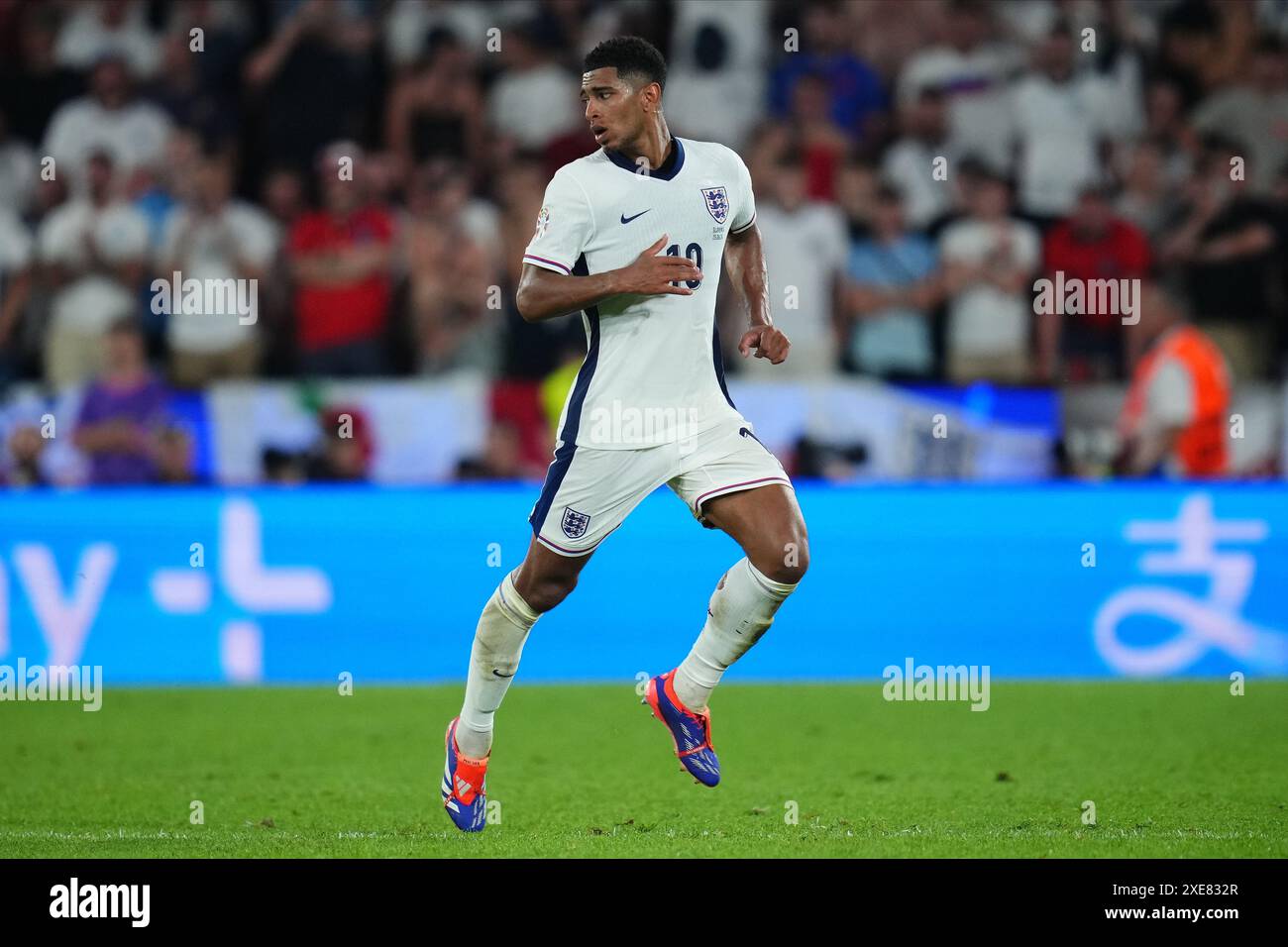 Jude Bellingham of England during the UEFA Euro 2024 match between ...