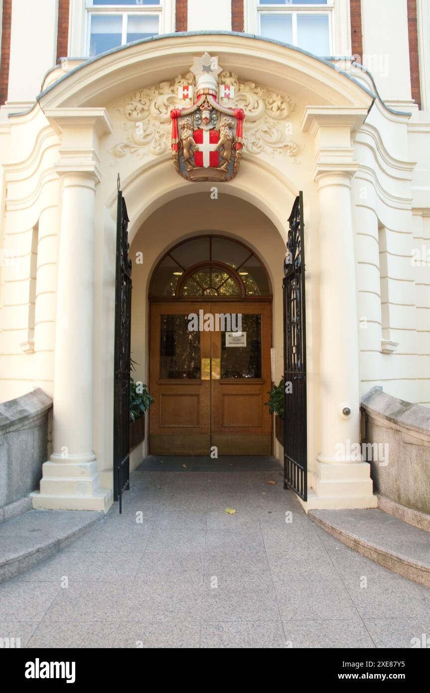 Ornate entrance and shield, Great Ormond Street Hospital for Sick ...