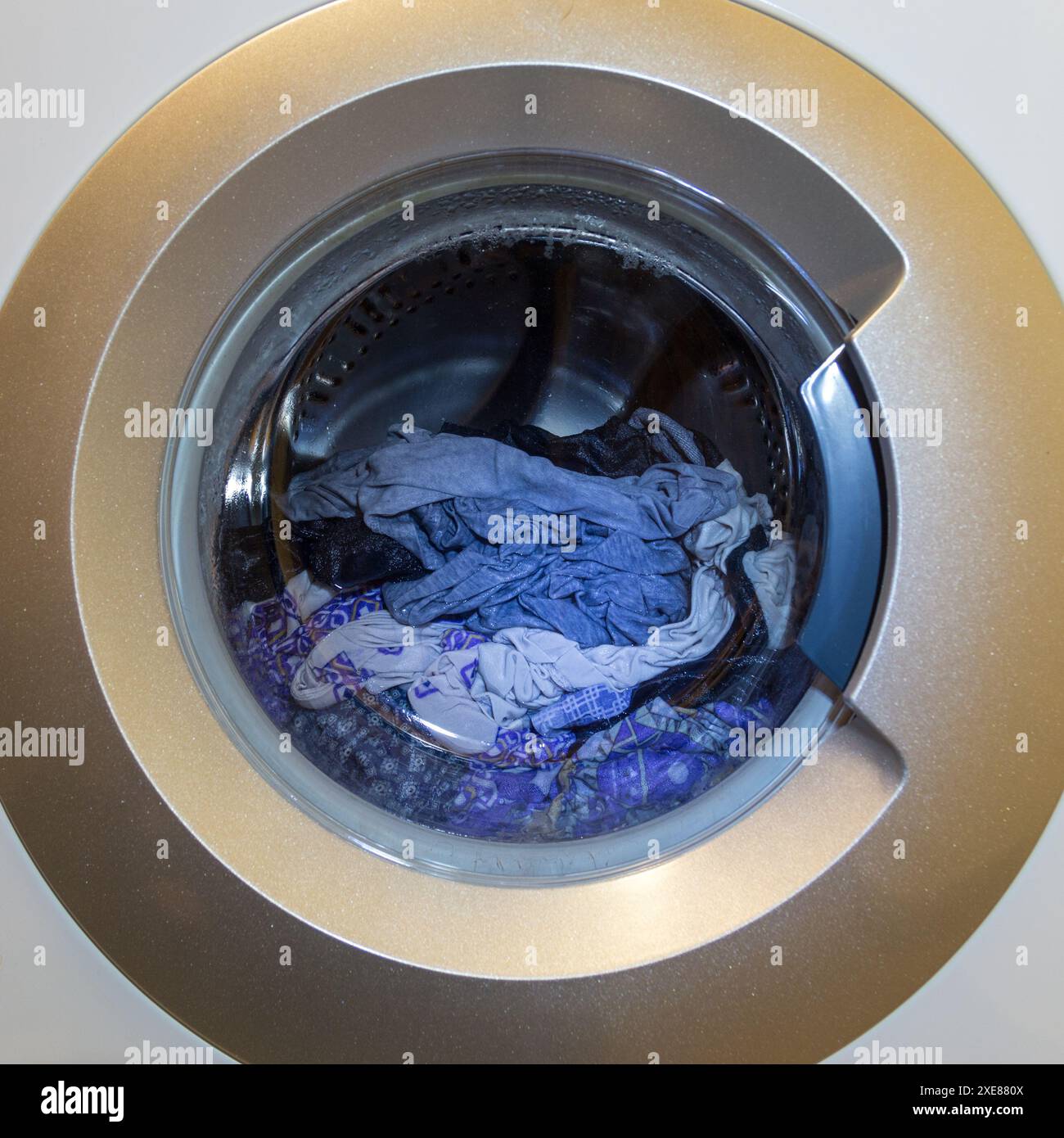 Inside view wash machine hi-res stock photography and images - Alamy