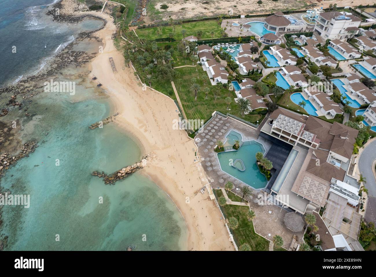 Aerial view luxury tropical resort hi-res stock photography and images ...