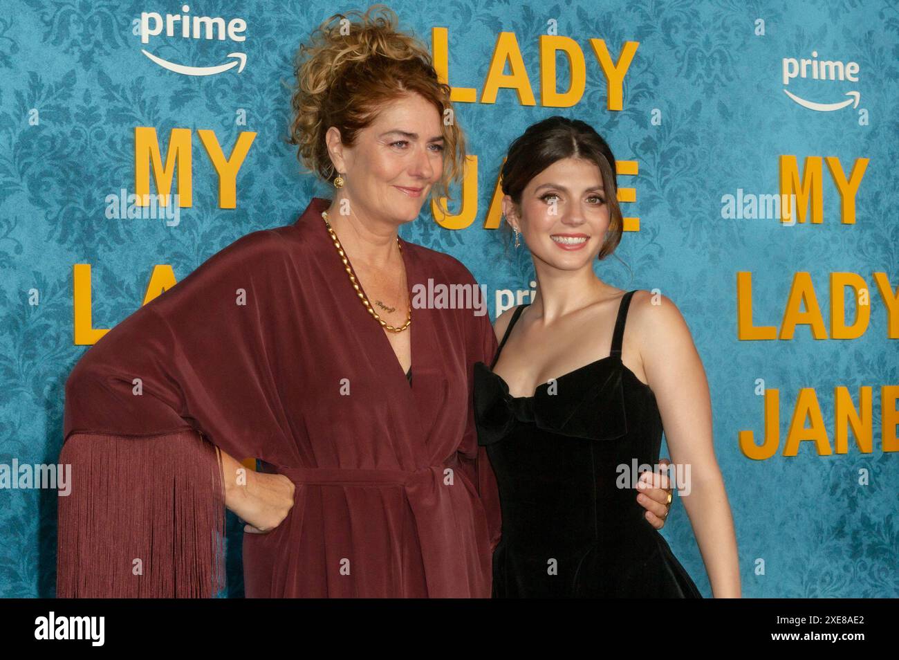 Anna Chancellor und Emily Bader bei der Premiere der Amazon Prime Video ...