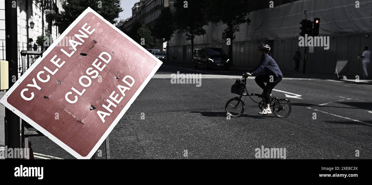 Cycle lane closed sign hi-res stock photography and images - Alamy