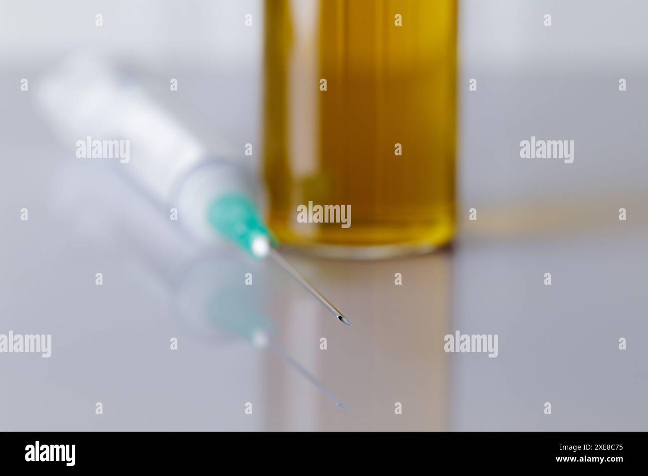 Injectable liquid hi-res stock photography and images - Alamy