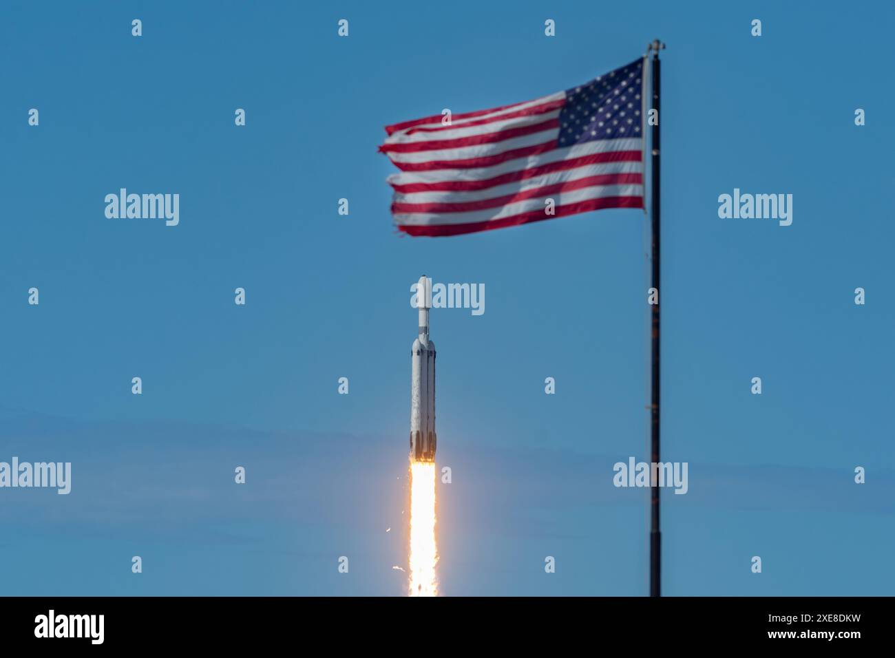 SpaceX Falcon Heavy Passes American Flag Stock Photo - Alamy