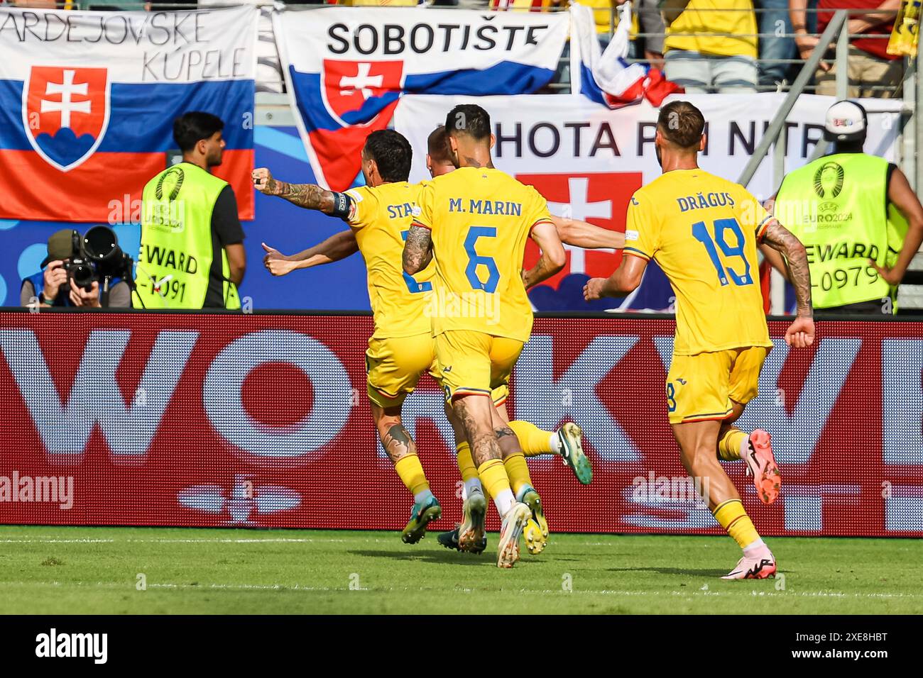 Tor fuer Rumaenien Ausgleich durch Elfmeter audgefuehrt von Razvan ...