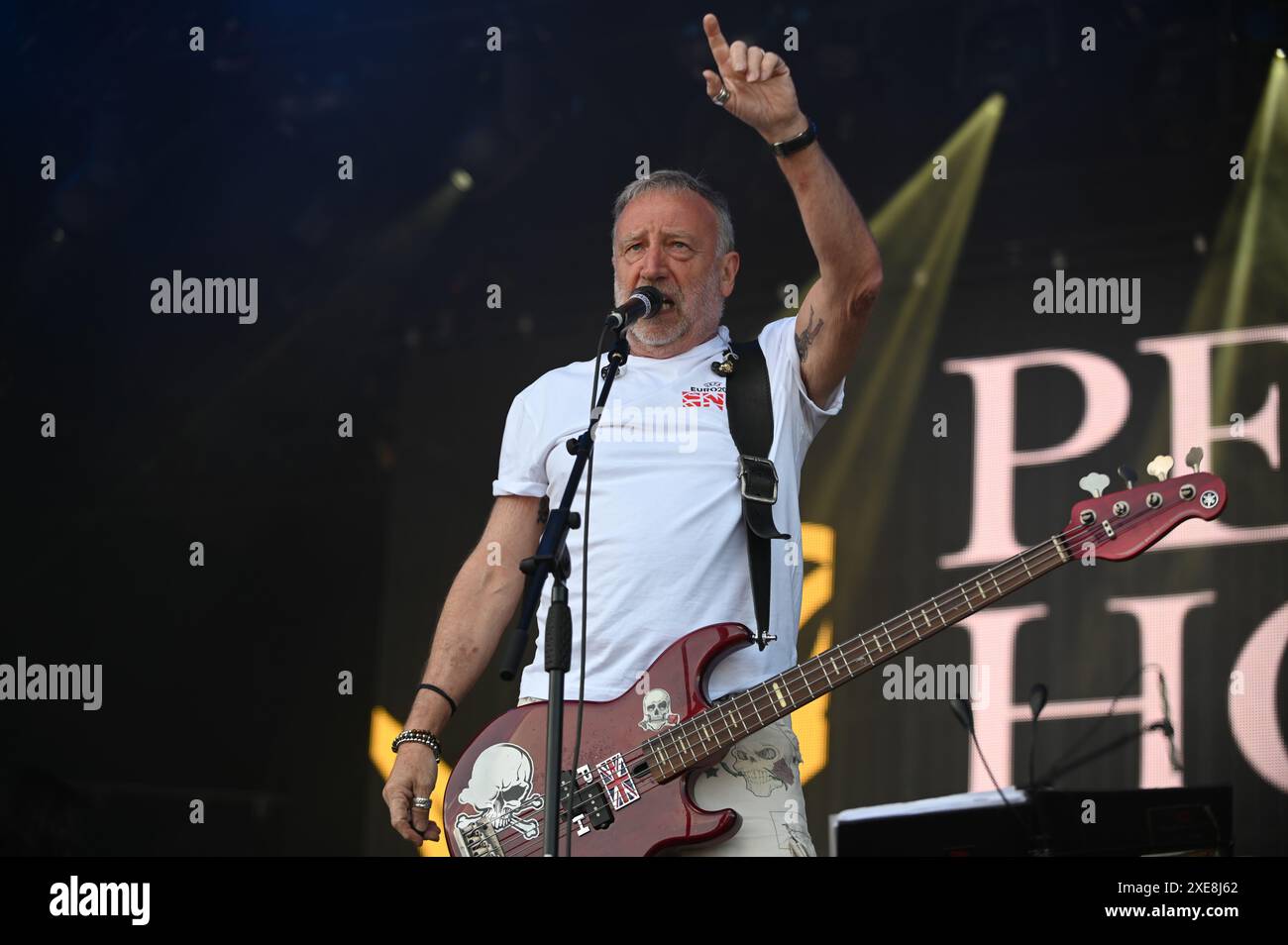 Peter Hoo and the Light Performing at Lets Rock Leeds 80s Festival 2024 ...