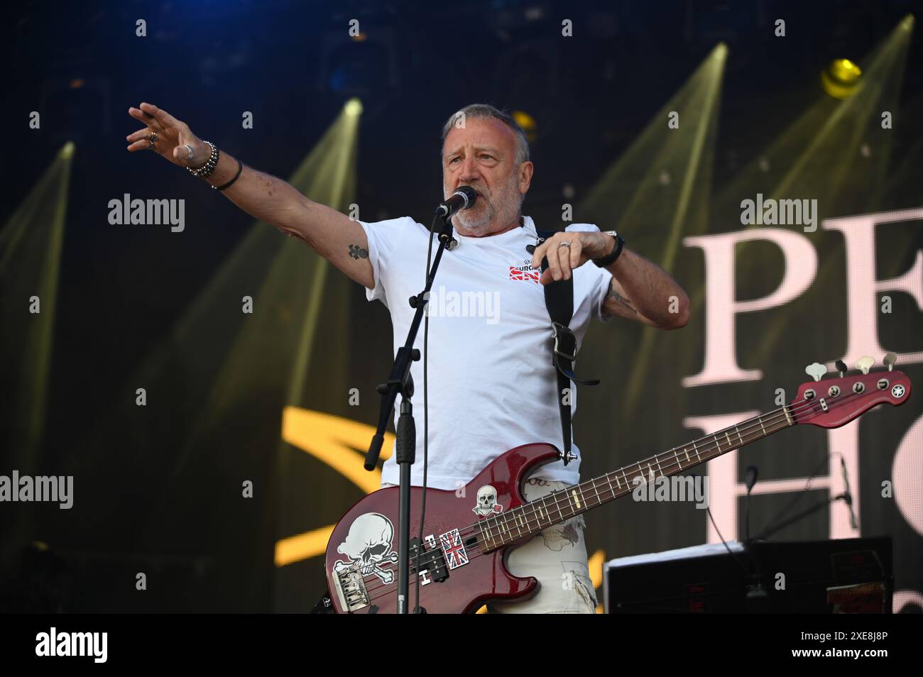 Peter Hoo and the Light Performing at Lets Rock Leeds 80s Festival 2024 ...