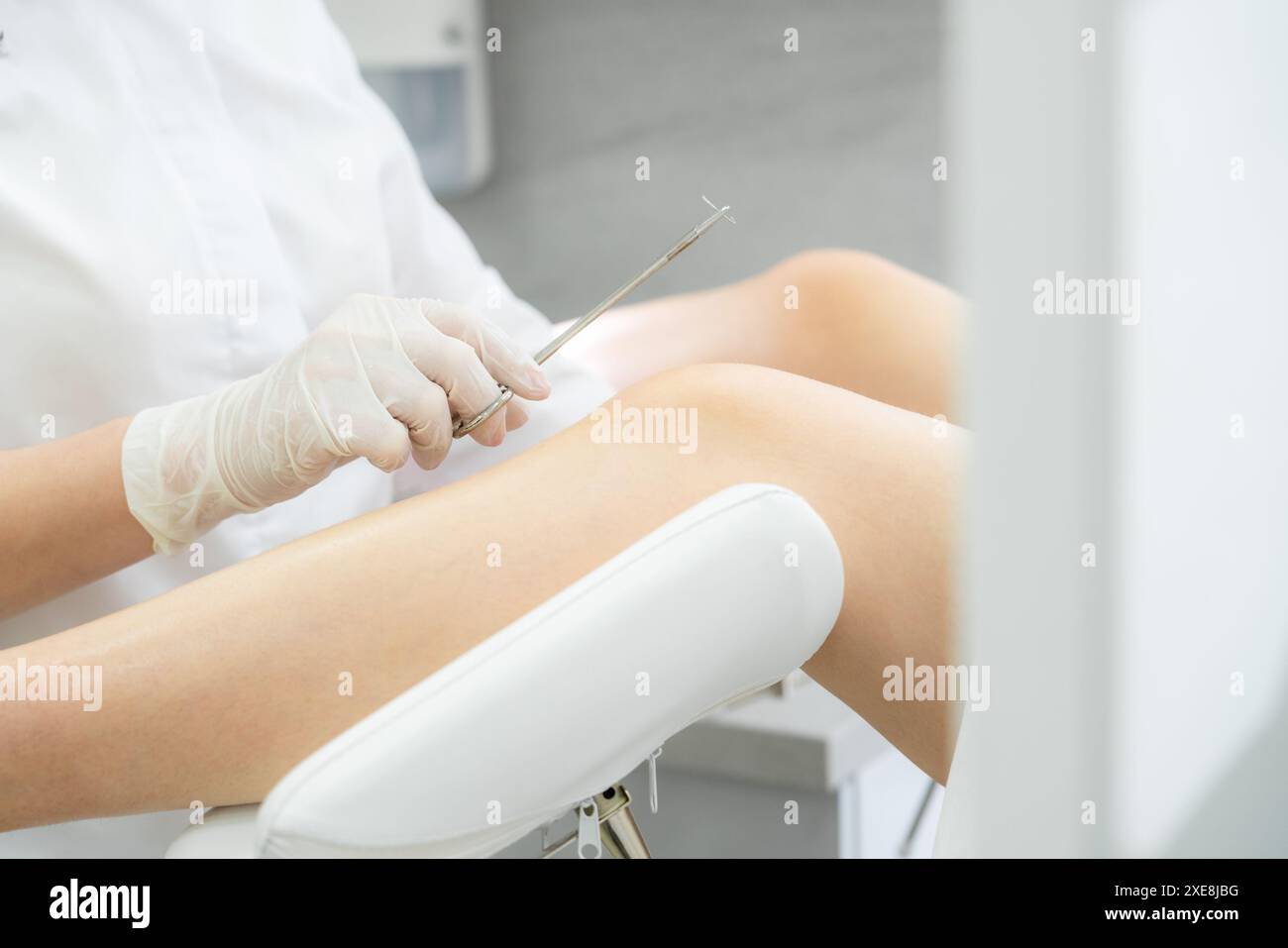 Doctor consulting patient before hi-res stock photography and images ...