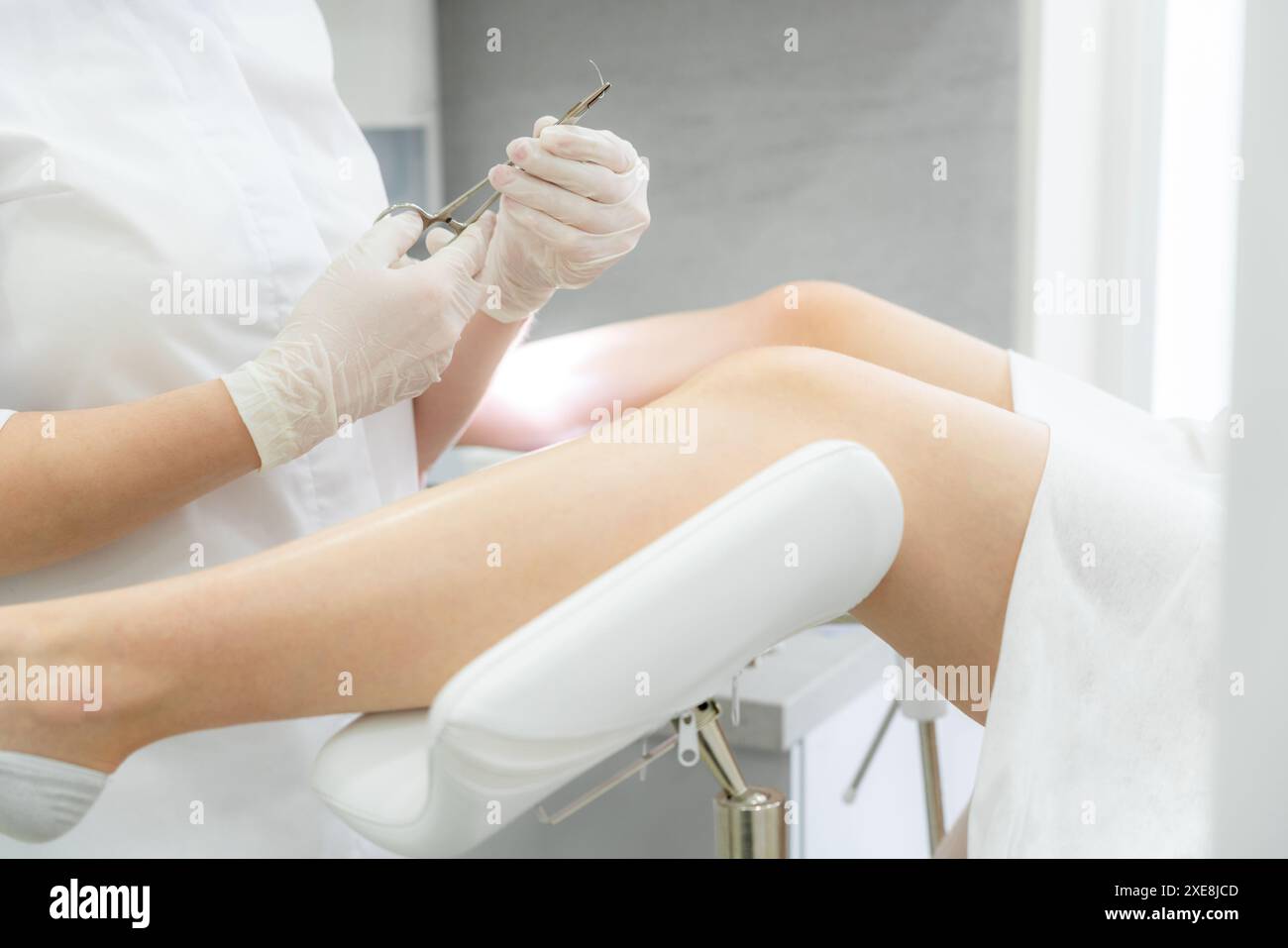 Gynecologist holding needle for stitching before surgery Stock Photo ...