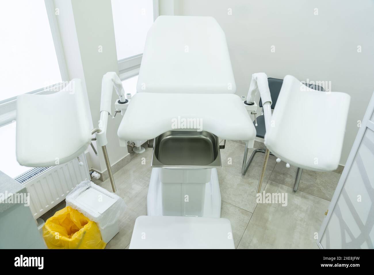 Modern healthcare center hi-res stock photography and images - Alamy