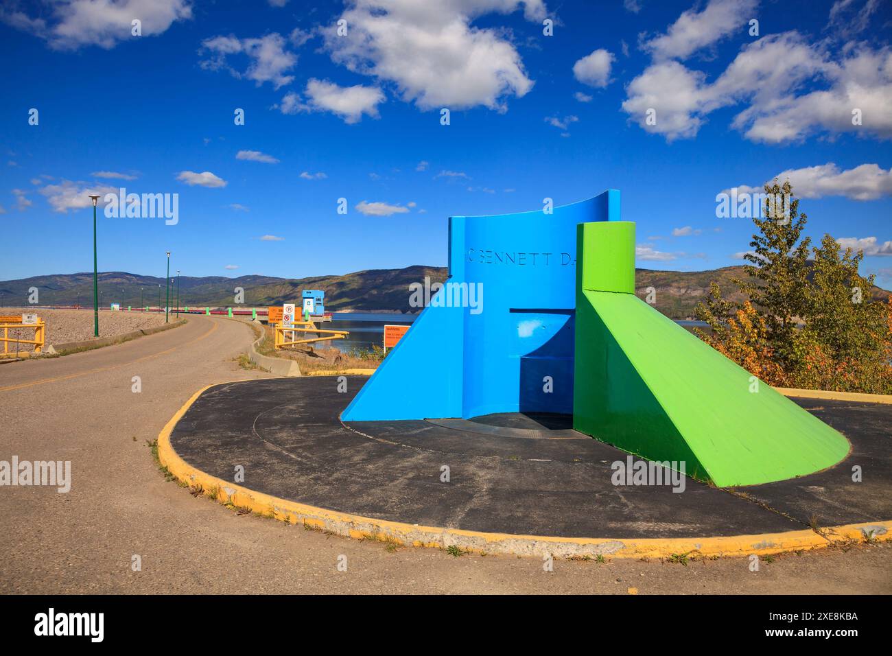 Cutaway dam hi-res stock photography and images - Alamy