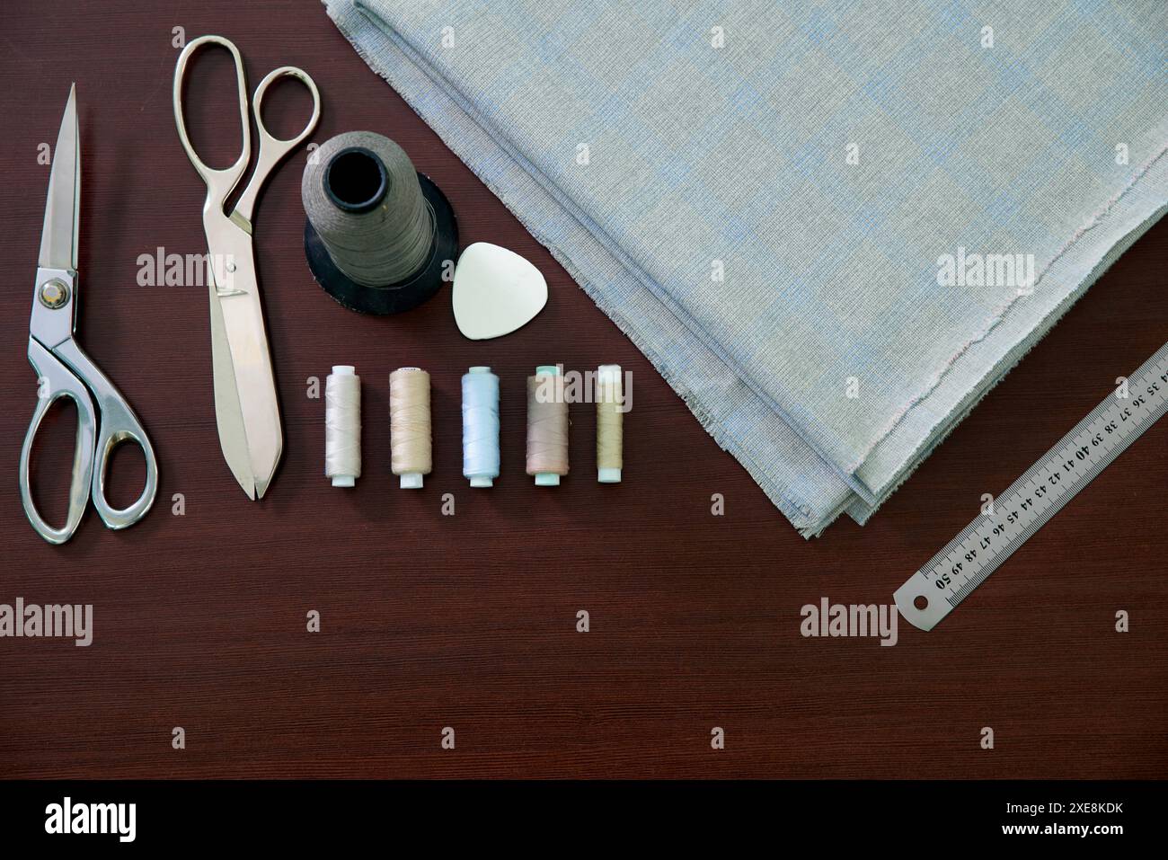 Sewing table scissors threads hi-res stock photography and images - Alamy