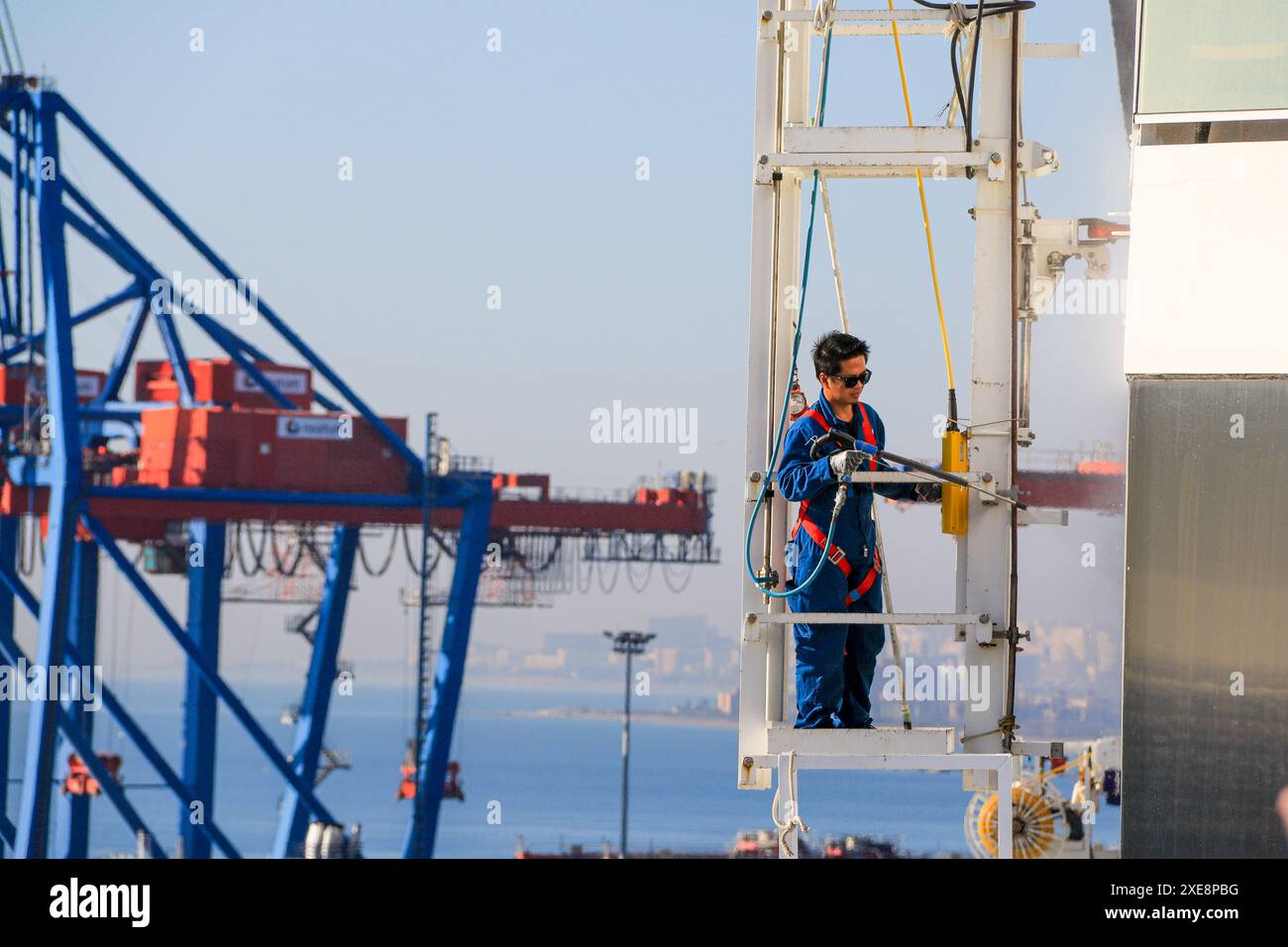 Filipino seaman hi-res stock photography and images - Alamy
