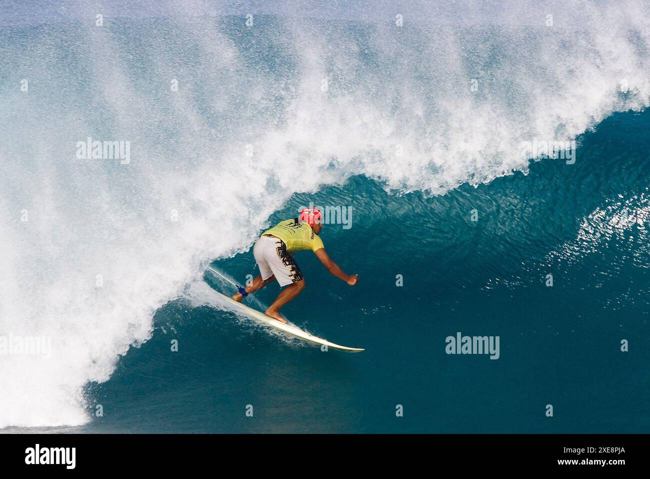 Feb 06, 2006; Pipeline, Oahu, Hawaii, USA; Hawaiian (North Shore ...