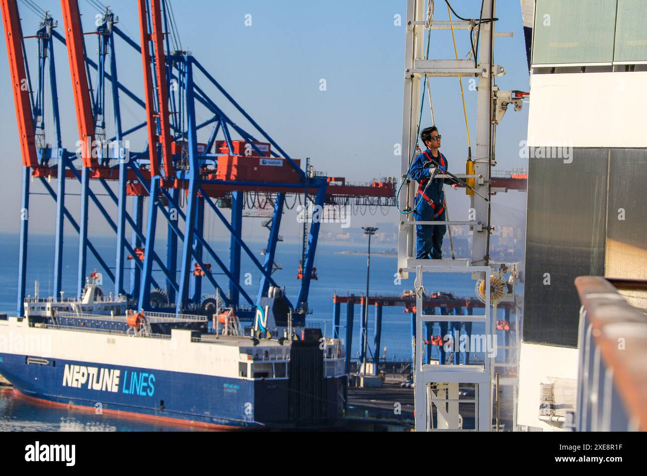 Mobile scaffolding hi-res stock photography and images - Alamy