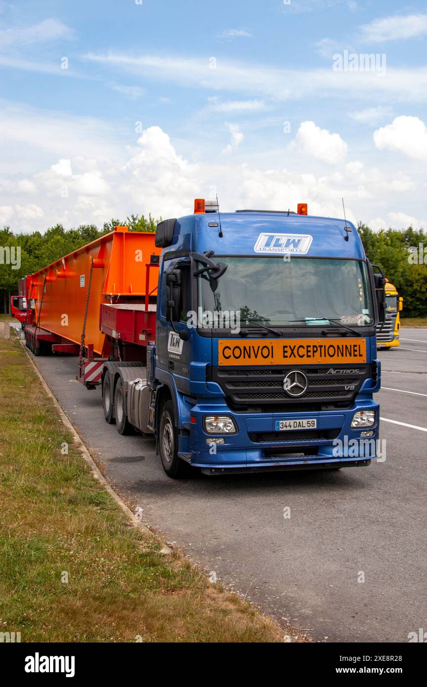 Truck with an abnormal load Stock Photo - Alamy