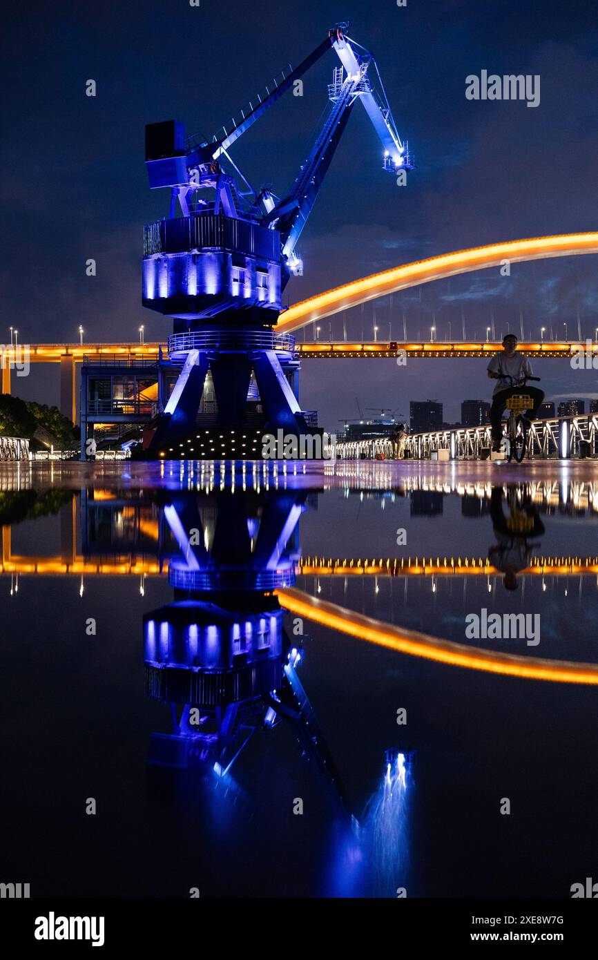 Shanghai hi-res stock photography and images - Alamy