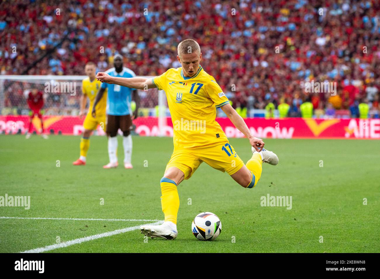 Oleksandr Zinchenko (Ukraine, #17) am Ball, GER, Ukraine (UKR) vs ...