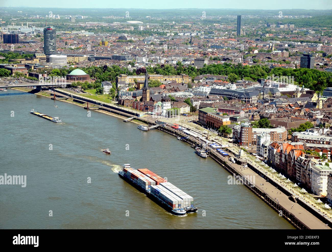 Der rheinturm hi-res stock photography and images - Alamy