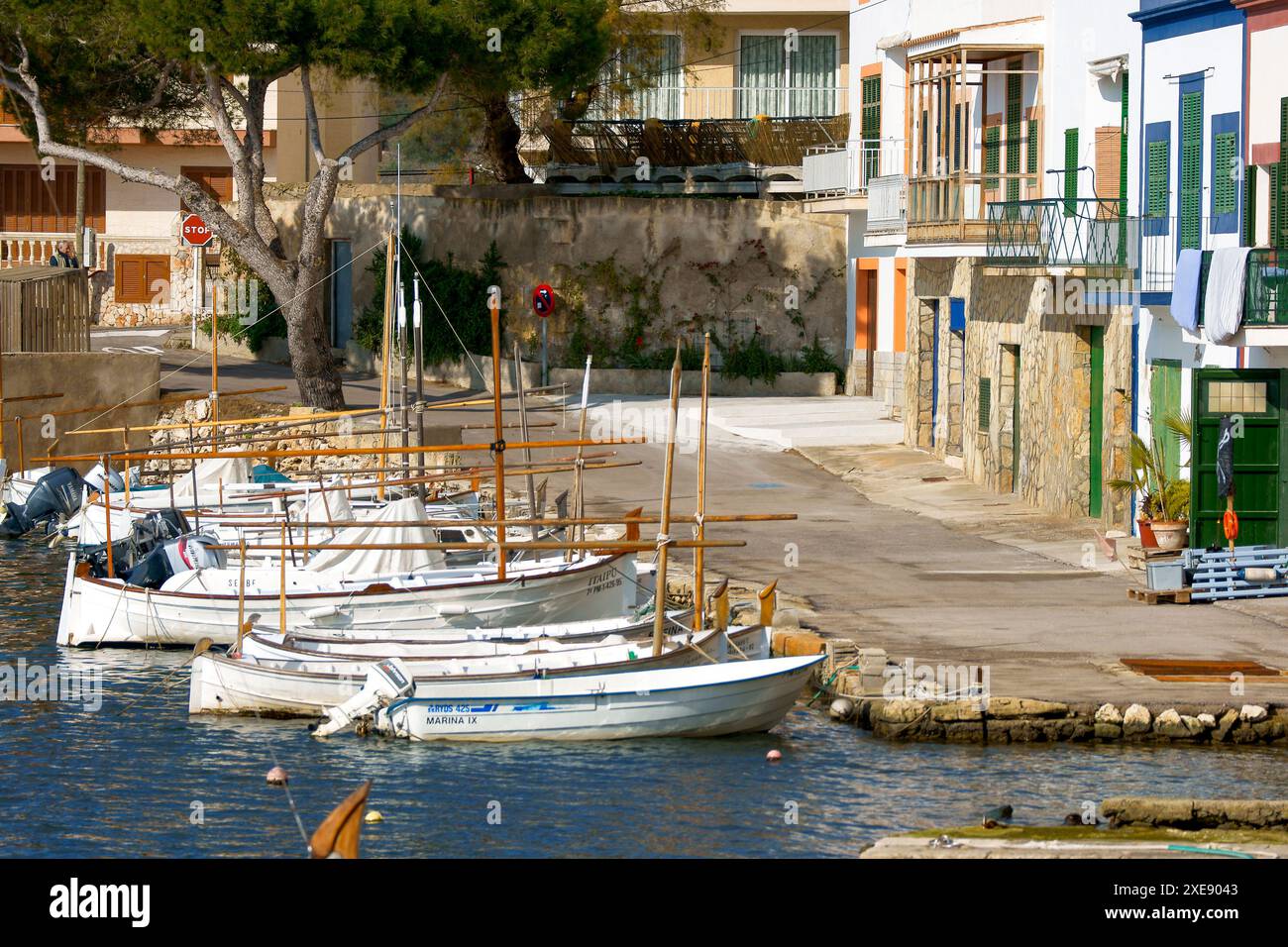Traditional small boat pier Stock Photo - Alamy