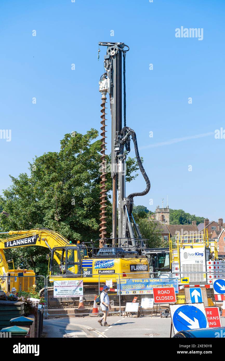 Piling machine hi-res stock photography and images - Alamy