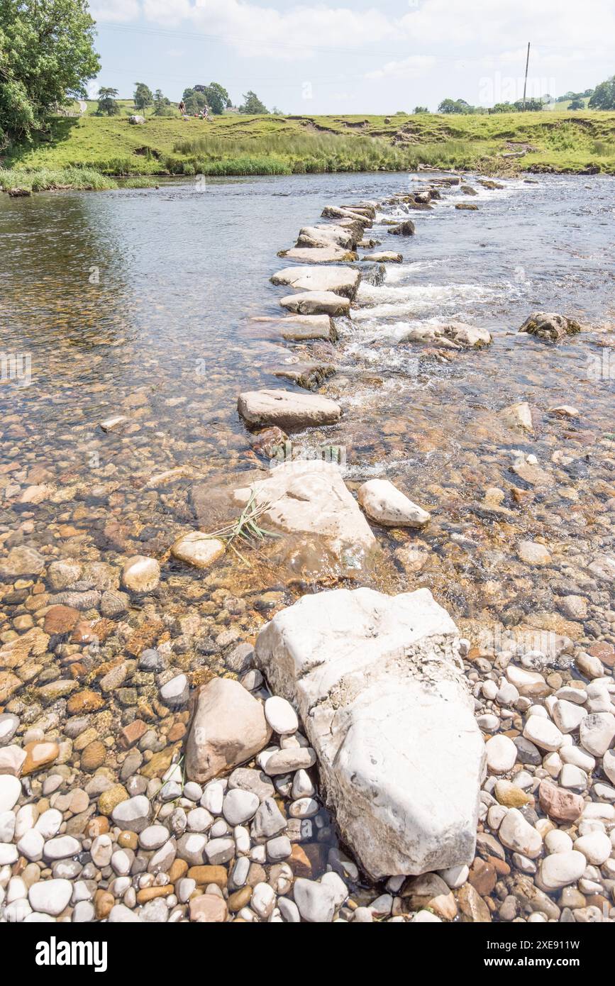 Stepping stones below linton falls near grassington hi-res stock ...