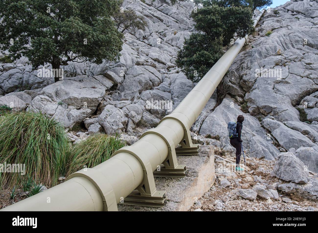Pipeline for pumping and transferring water to the Cuber reservoir ...