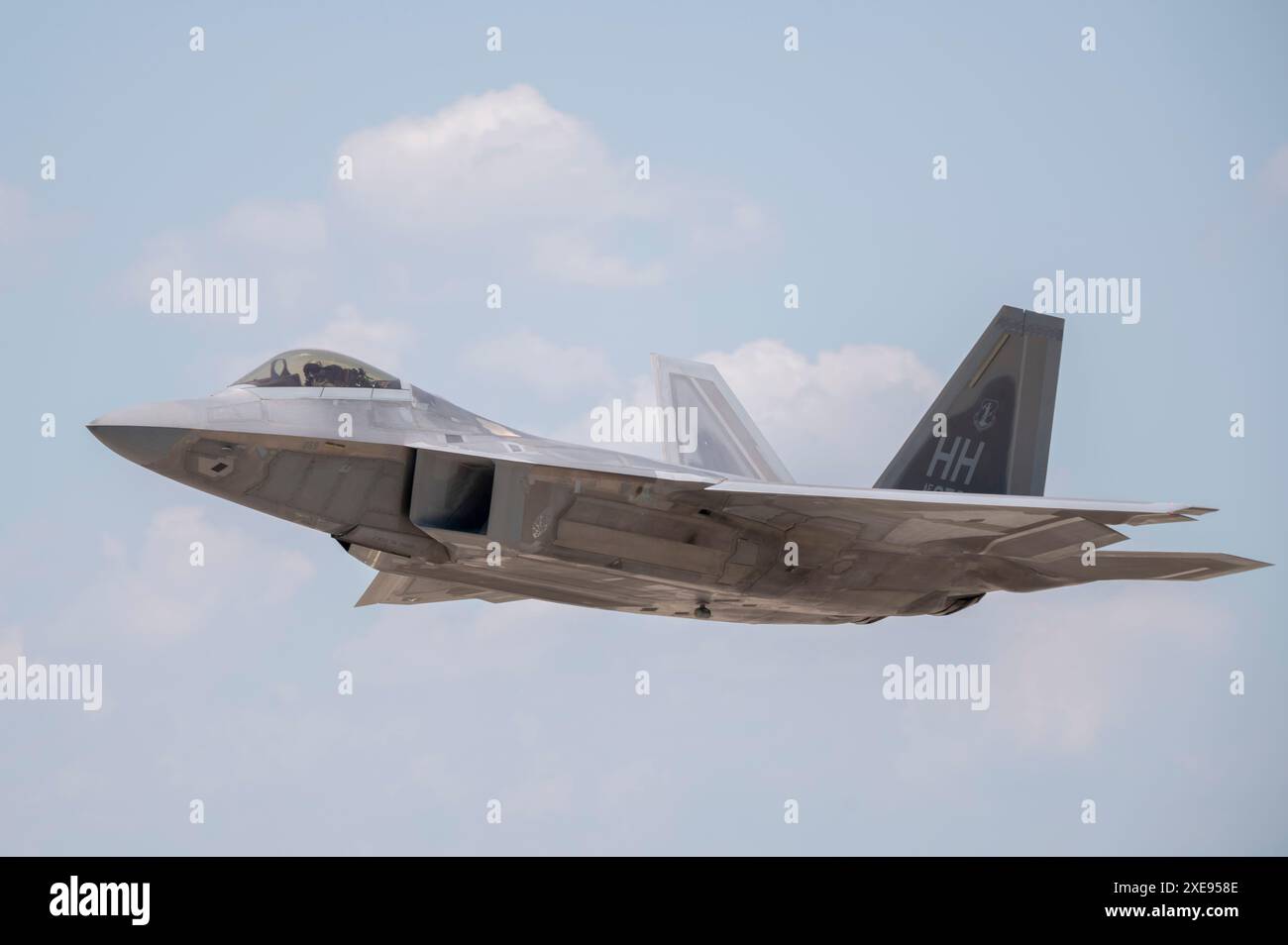 Kf 16 aircraft hi-res stock photography and images - Alamy