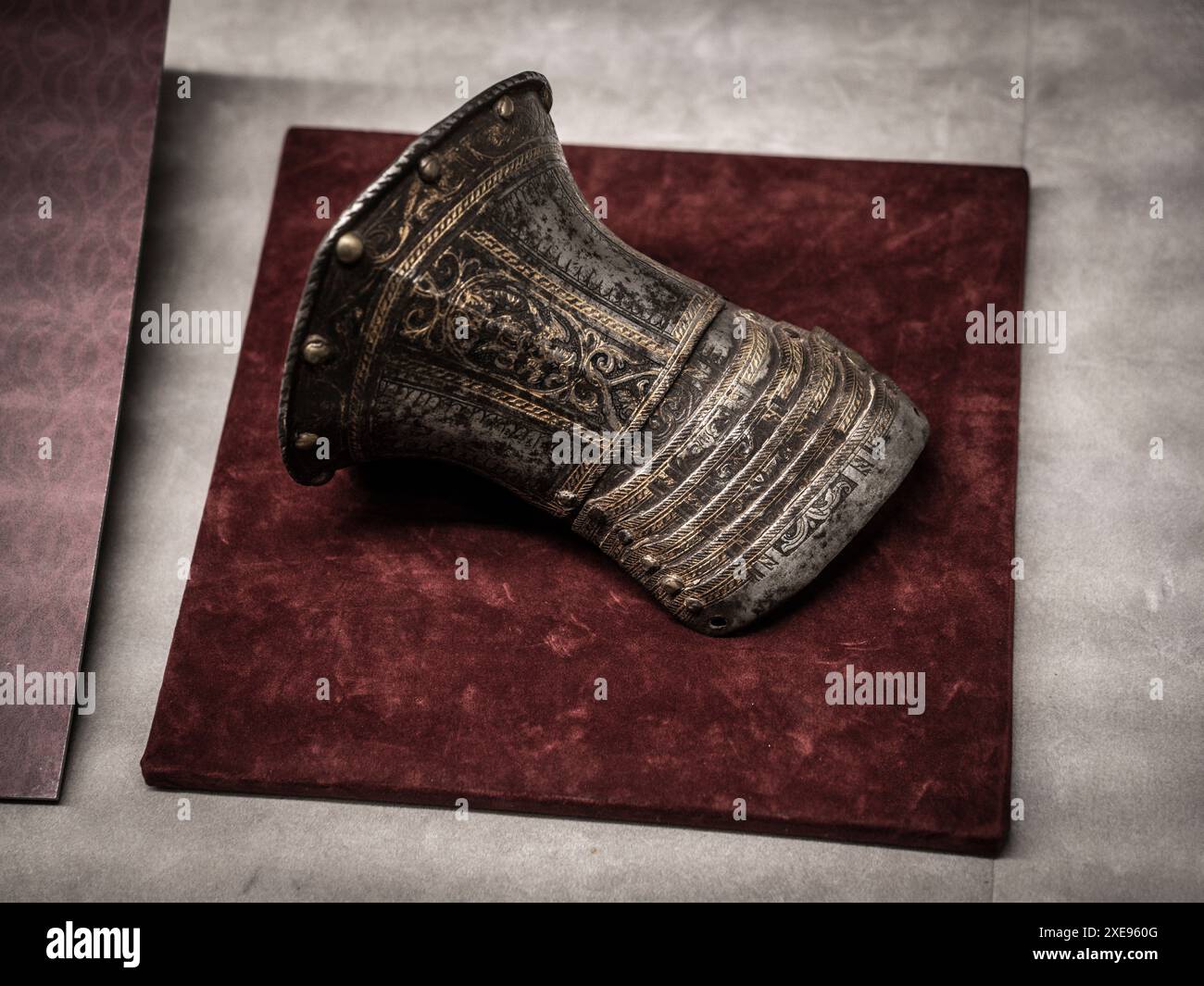 blued mitten, 16th century, Álava Armory Museum, Vitoria, Basque ...