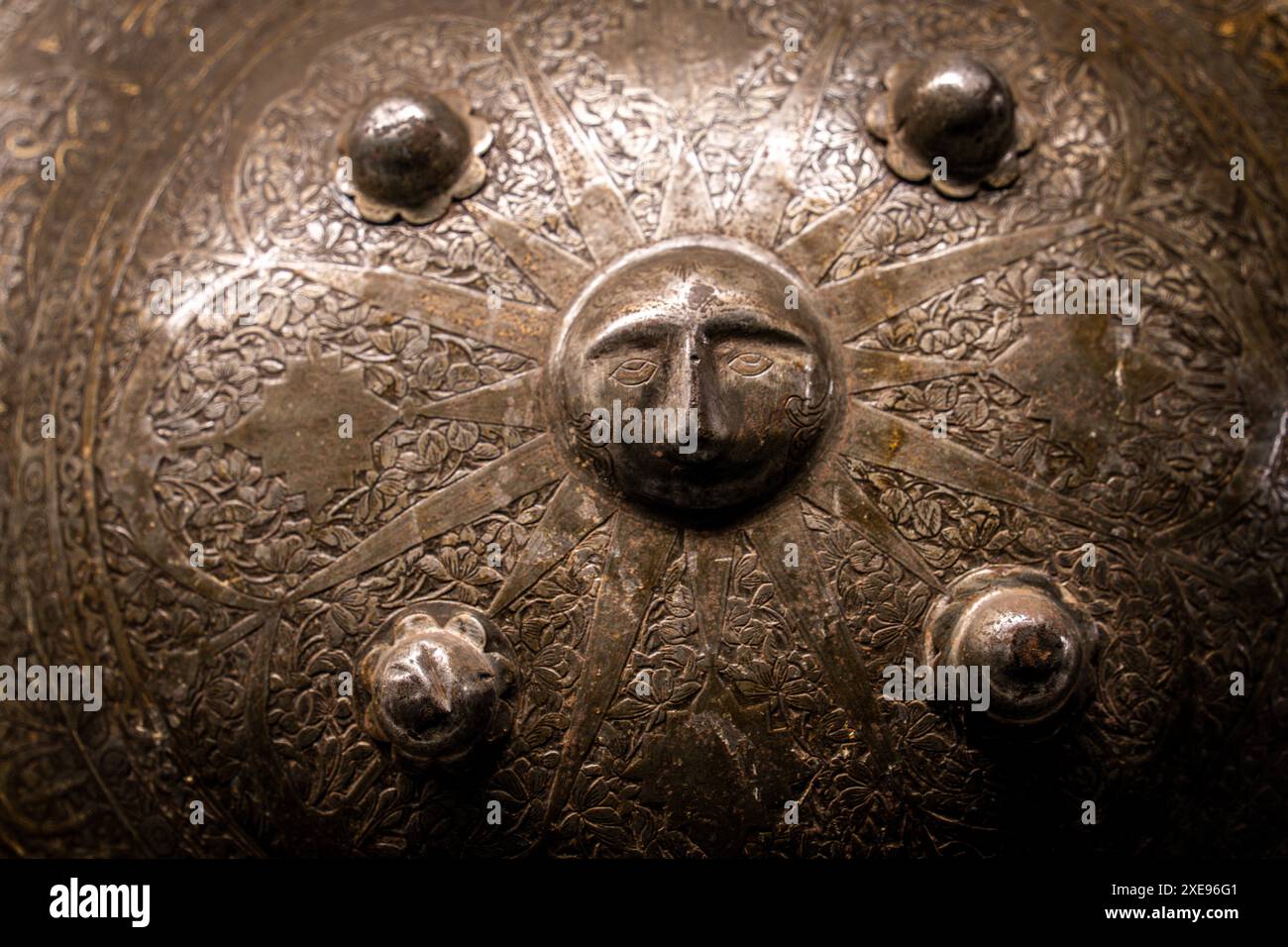 Buckler shield hi-res stock photography and images - Alamy