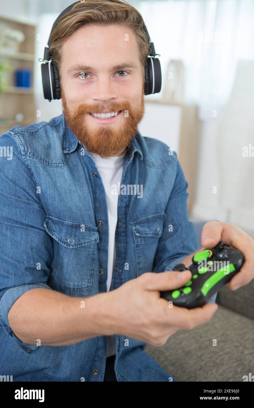 Funny happy young gamer hi-res stock photography and images - Alamy