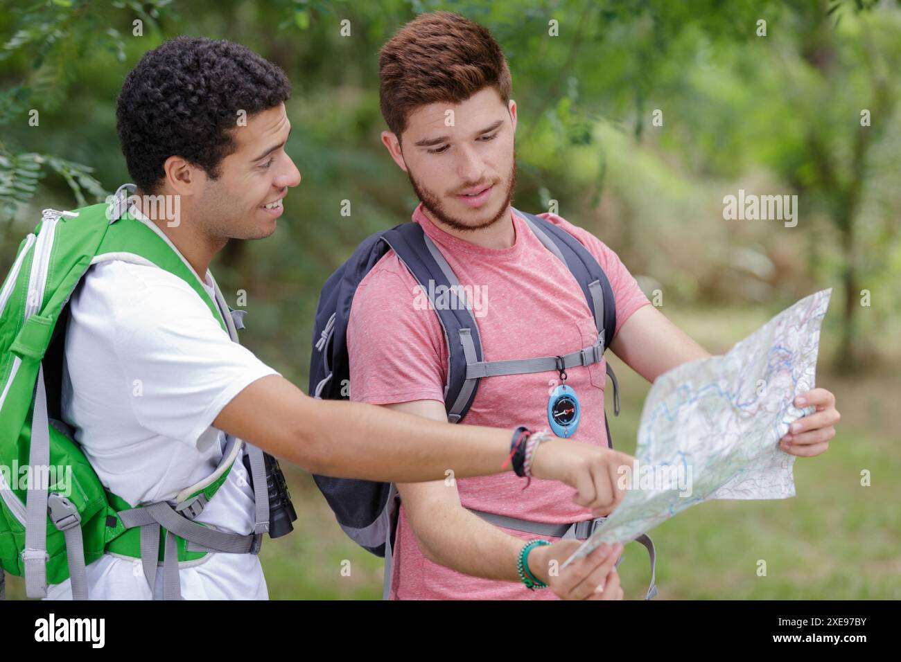 Hikers with a map hi-res stock photography and images - Alamy