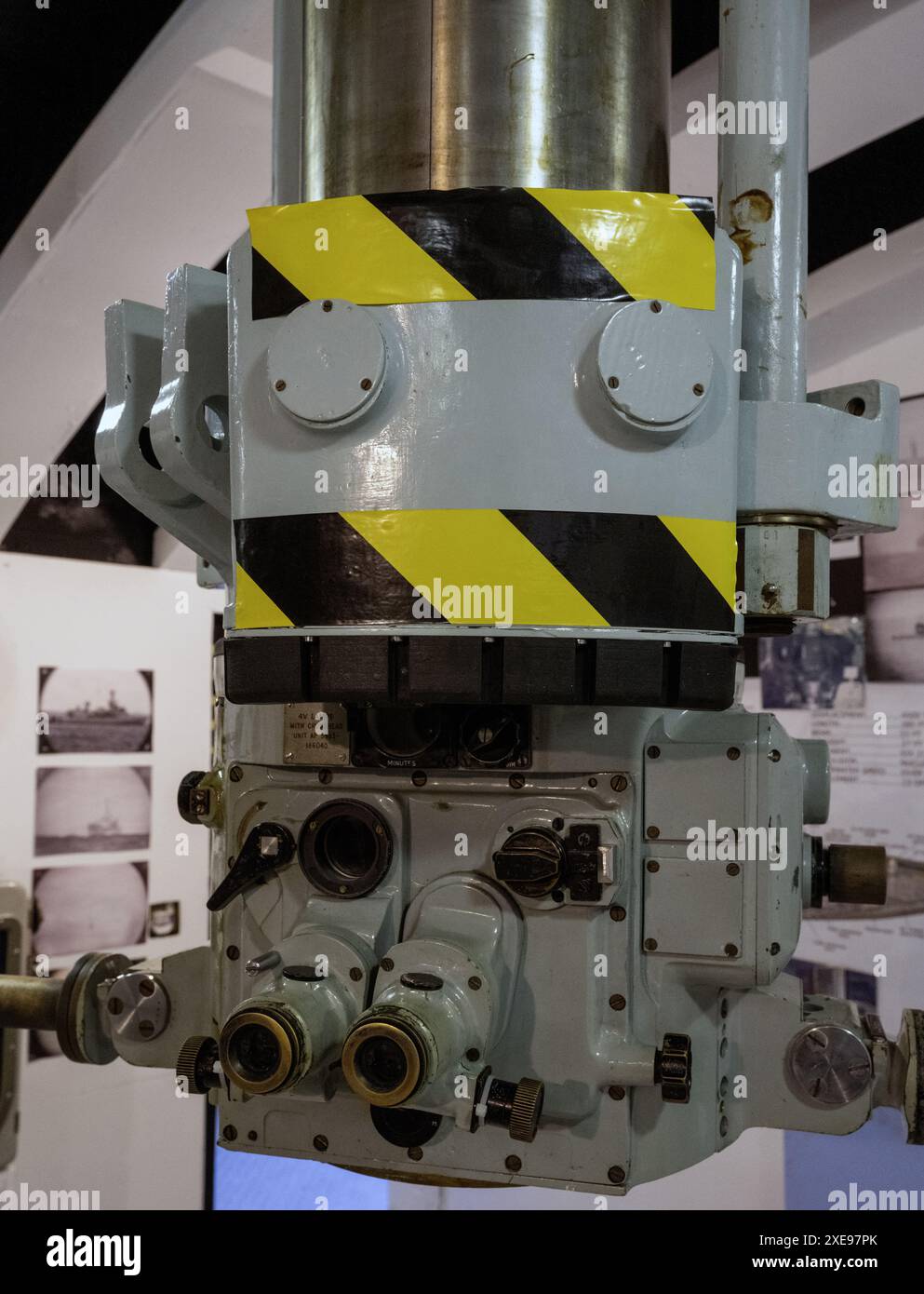 Submarine periscope hi-res stock photography and images - Alamy