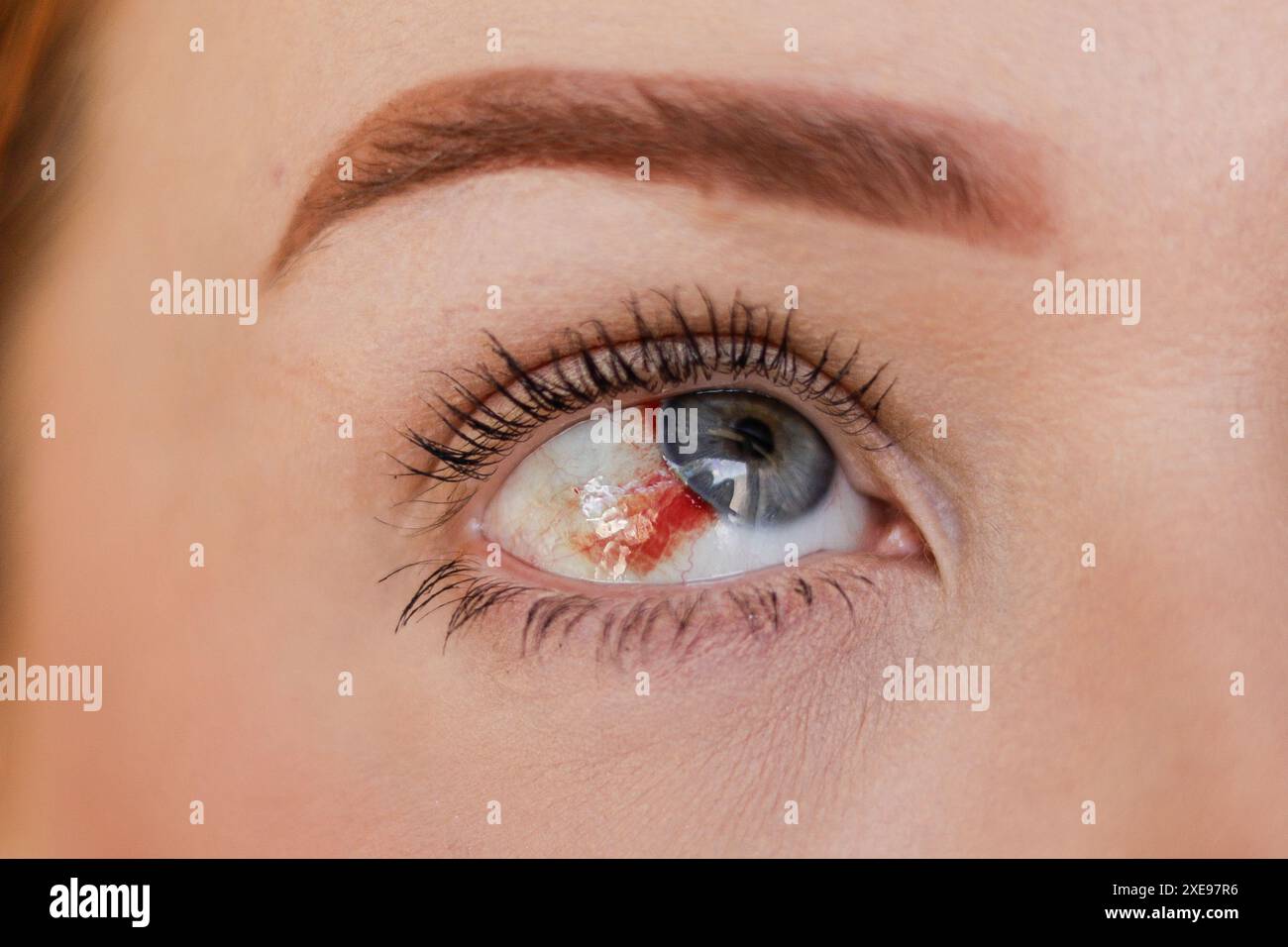 Blue eye on the right side of a woman, without identifying the person ...
