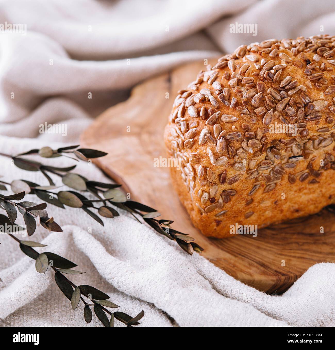 Whole grain loaf seeds hi-res stock photography and images - Alamy
