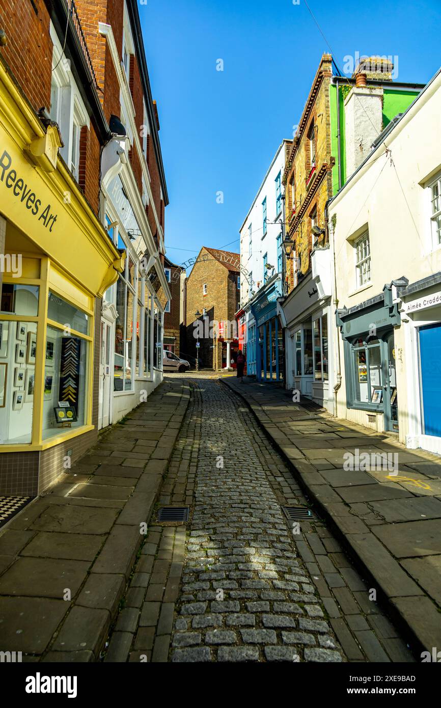 Welcome to England - First sightseeing tour in the beautiful harbour ...