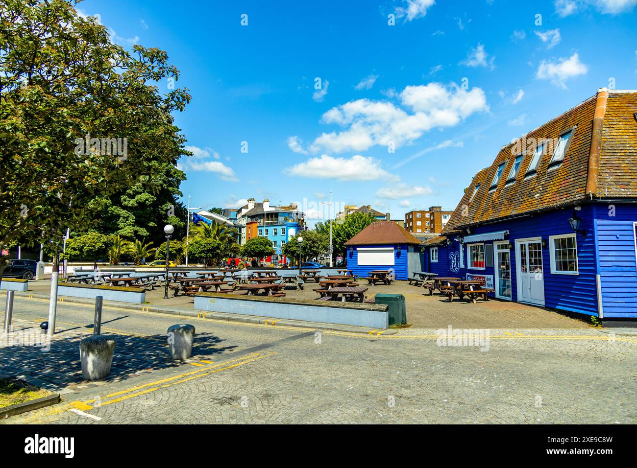 Welcome to England - First sightseeing tour in the beautiful harbour ...