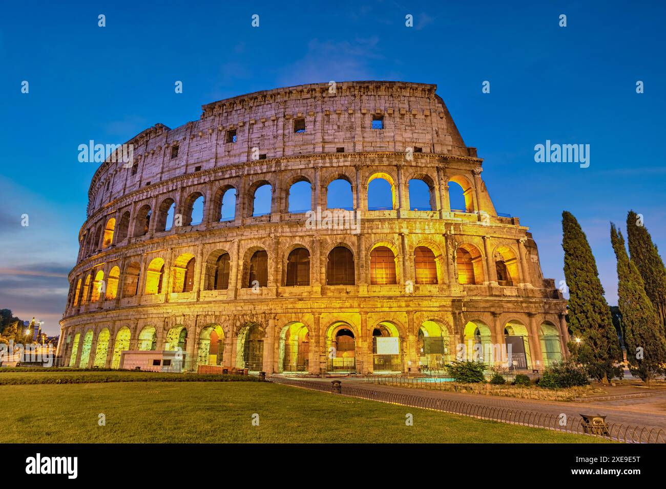 Rome Italy night city skyline at Rome Colosseum empty nobody Stock ...