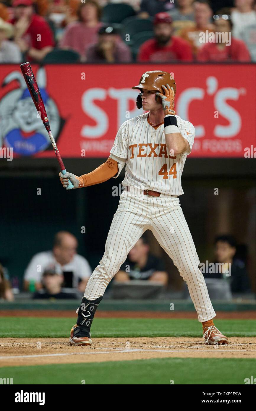 Texas Longhorns Max Belyeu (44) at bat during an NCAA Big 12 Baseball ...