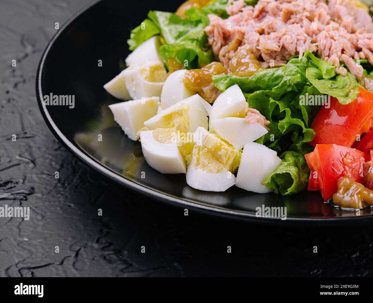 Tuna fish vegetables on plate hi-res stock photography and images - Alamy