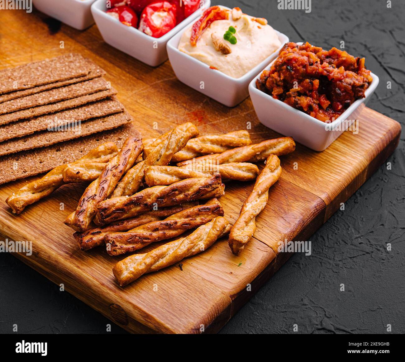 Party dips crisps hi-res stock photography and images - Alamy