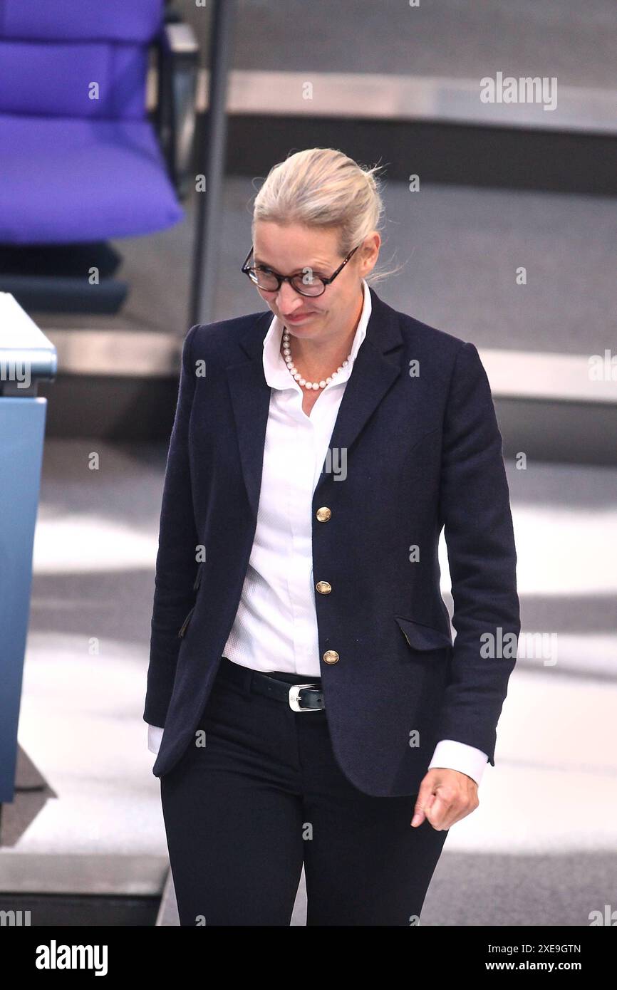 Berlin, Deutschland, 26.06.2024: Deutscher Bundestag: 177 ...