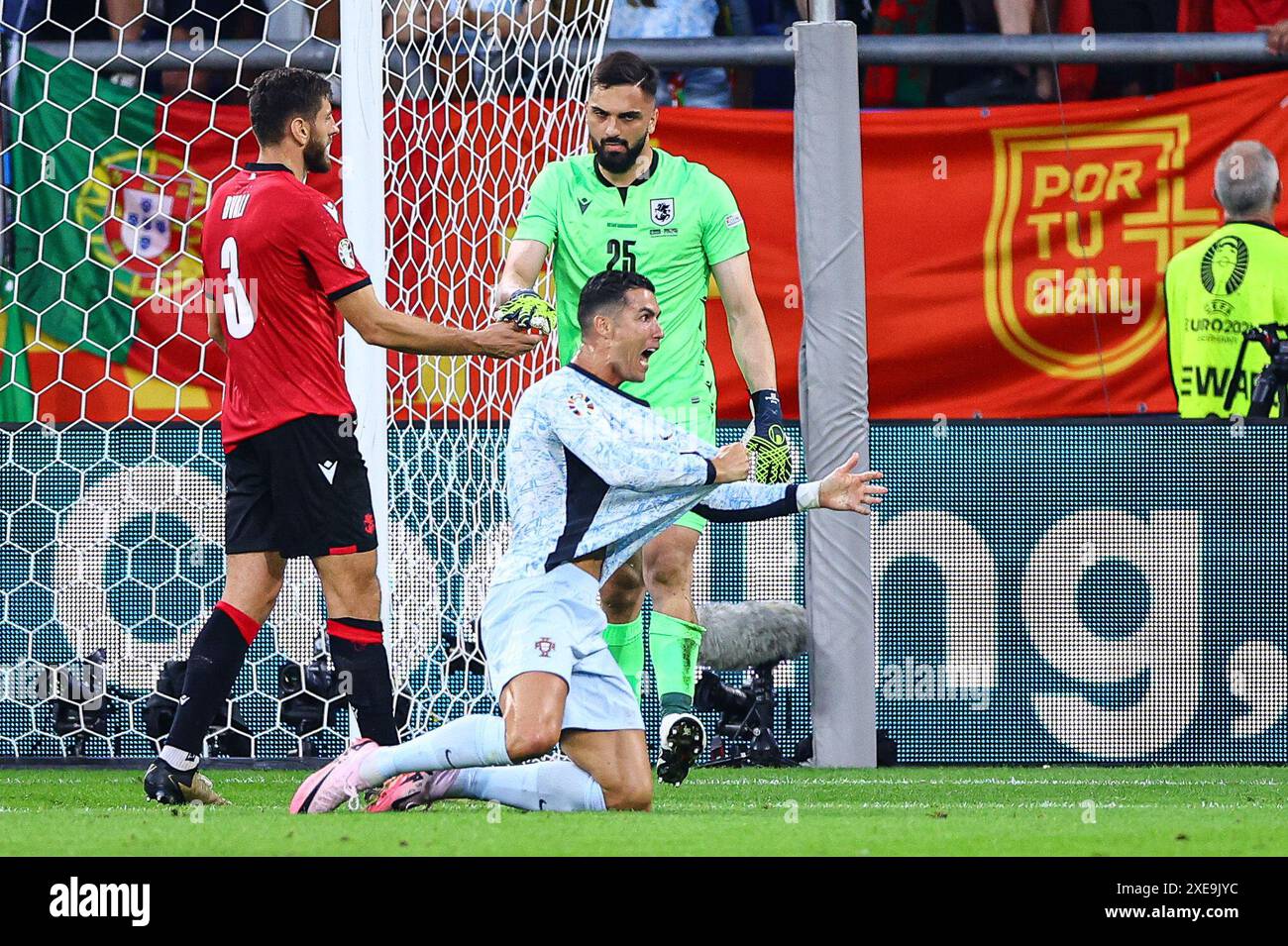 Gelsenkirchen, Niemcy. 26th June, 2024. 2024.06.26 Gelsenkirchen Pilka ...