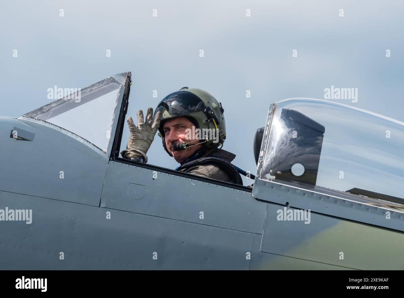 Pilot Paul Bonhomme taxiing out in a Second World War Hawker Fury ...